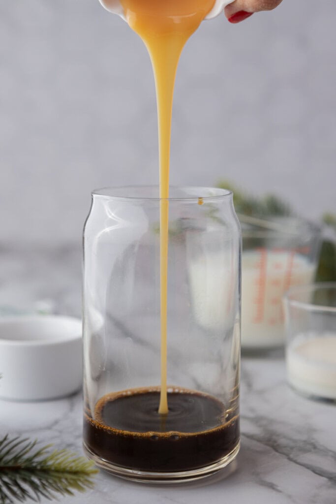 The Best Starbucks Merry Mint White Mocha Recipe Copycat - Simple ...