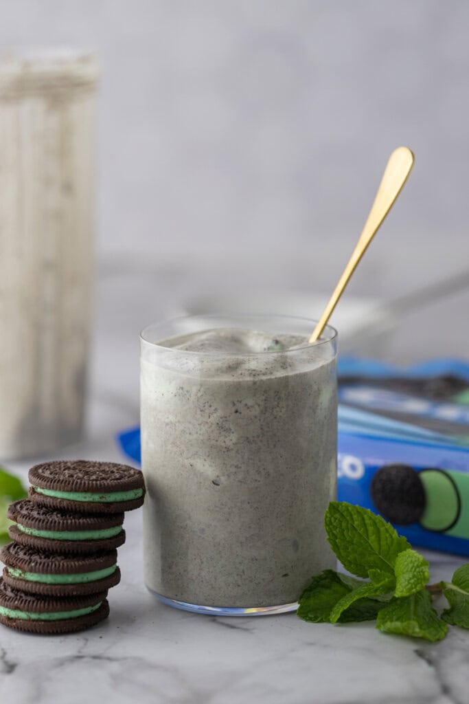 McDonald’s Shamrock McFlurry Recipe (Oreo Copycat) - Simple Copycat Recipes