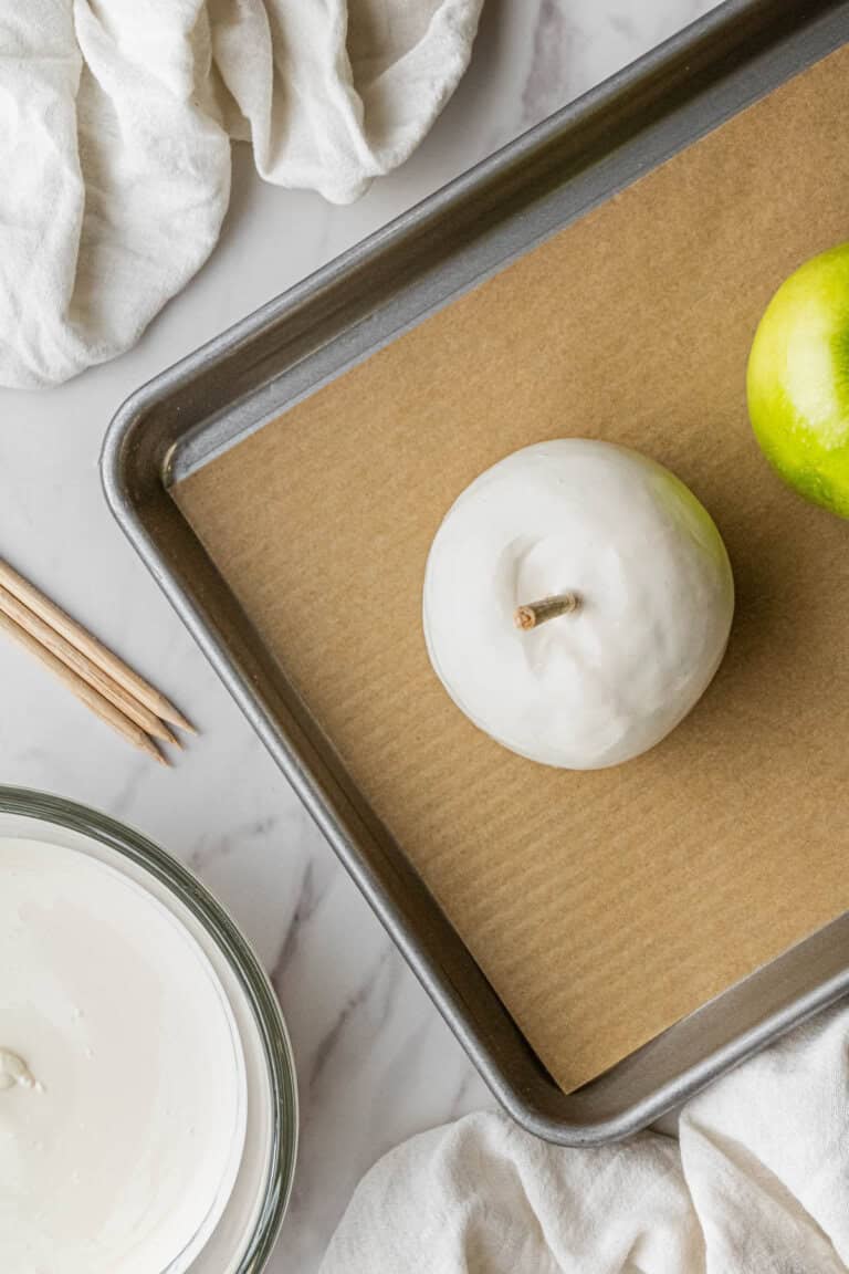 Copycat Disney’s Jack Skellington Candy Apples Recipe - Simple Copycat ...